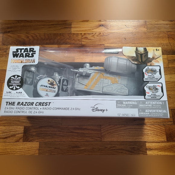 Star Wars | Toys | Disney Star Wars The Mandalorian Razor Crest Radio ...